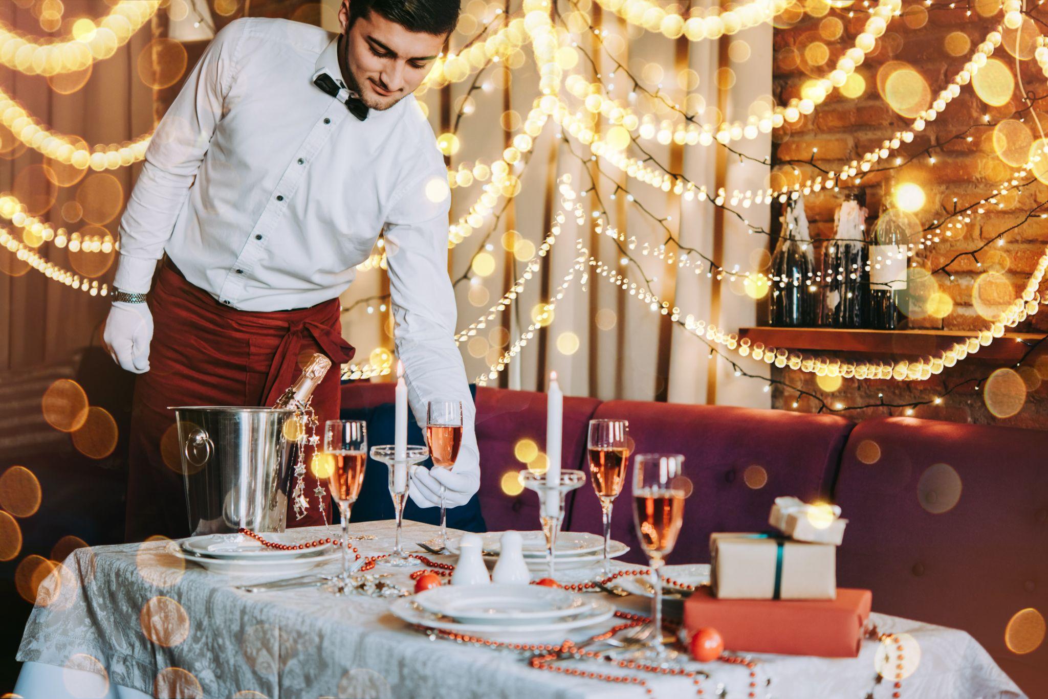 How to Keep Your Restaurant Busy This Winter - Enclosure Guy